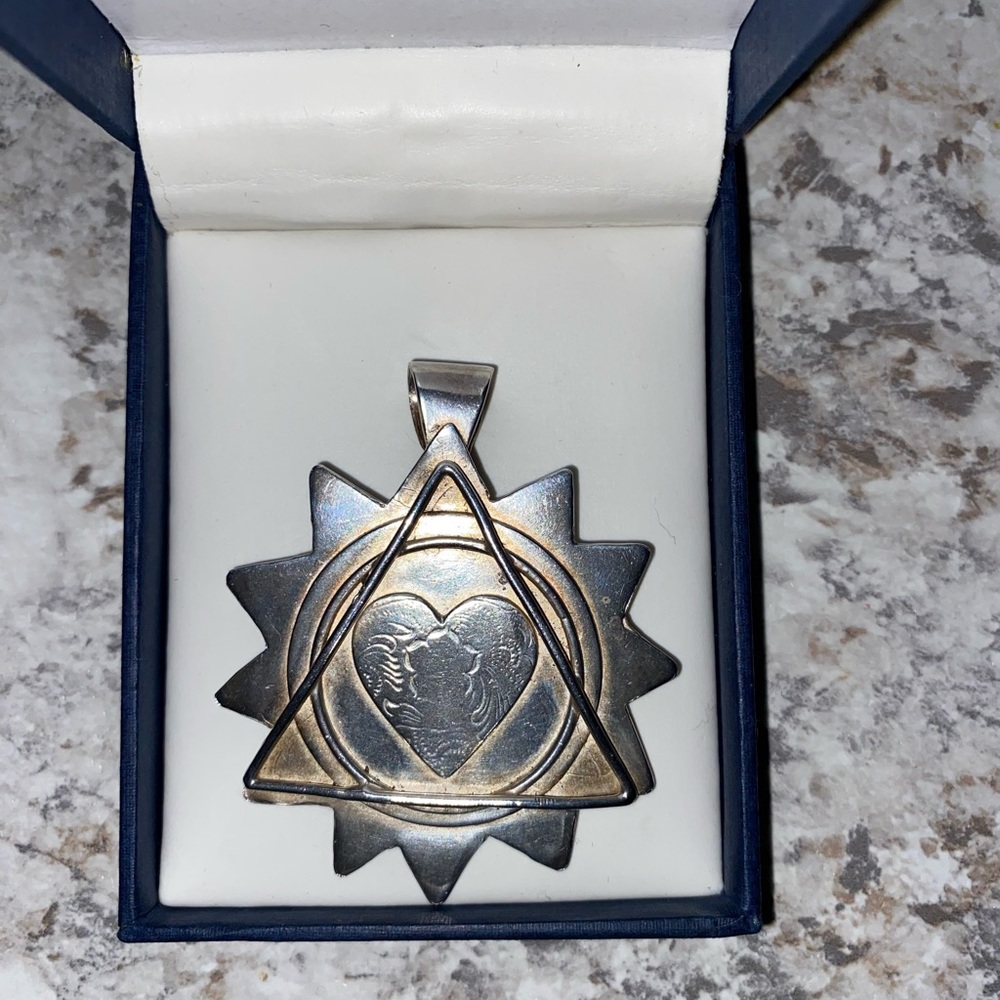 S.S. Medallion Star Moon Heart Triangle - Gem
